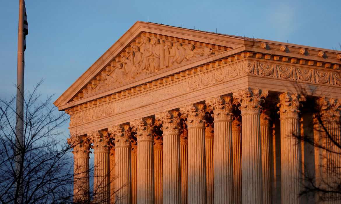 Mais ministros na SUPREMA CORTE